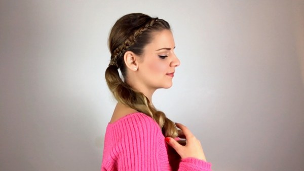 Coleta con ondas + diadema trenzada – La bruja con tacón de aguja