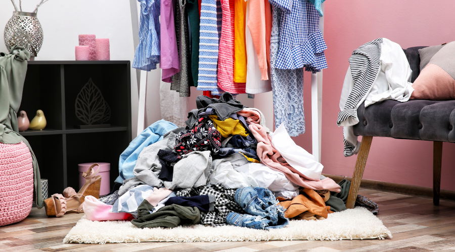 ¿Lavamos demasiado nuestra ropa? – La bruja con tacón de aguja